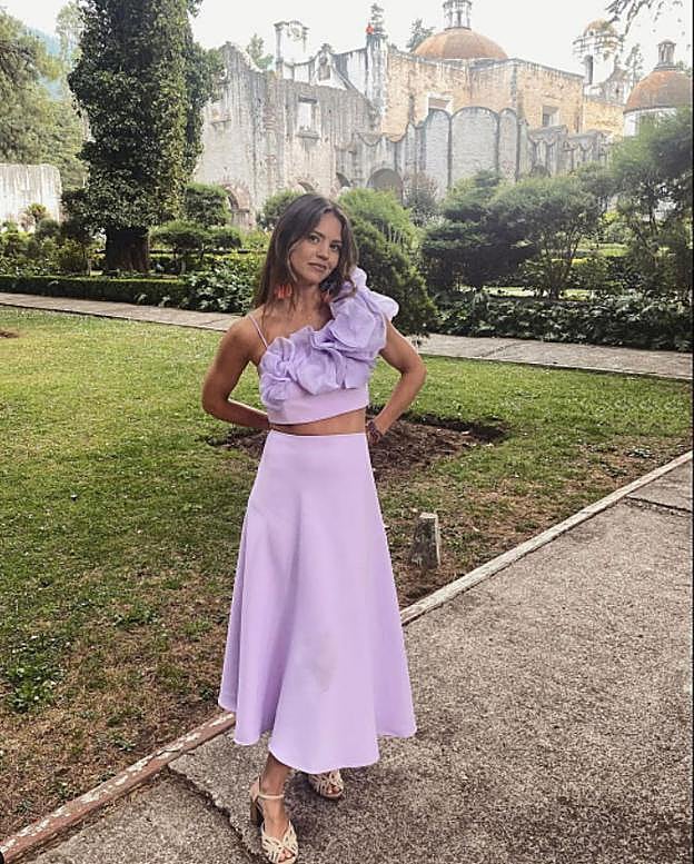 El look de invitada de Isabell Junot: El look de invitada perfecto de Isabelle Junot es de ...